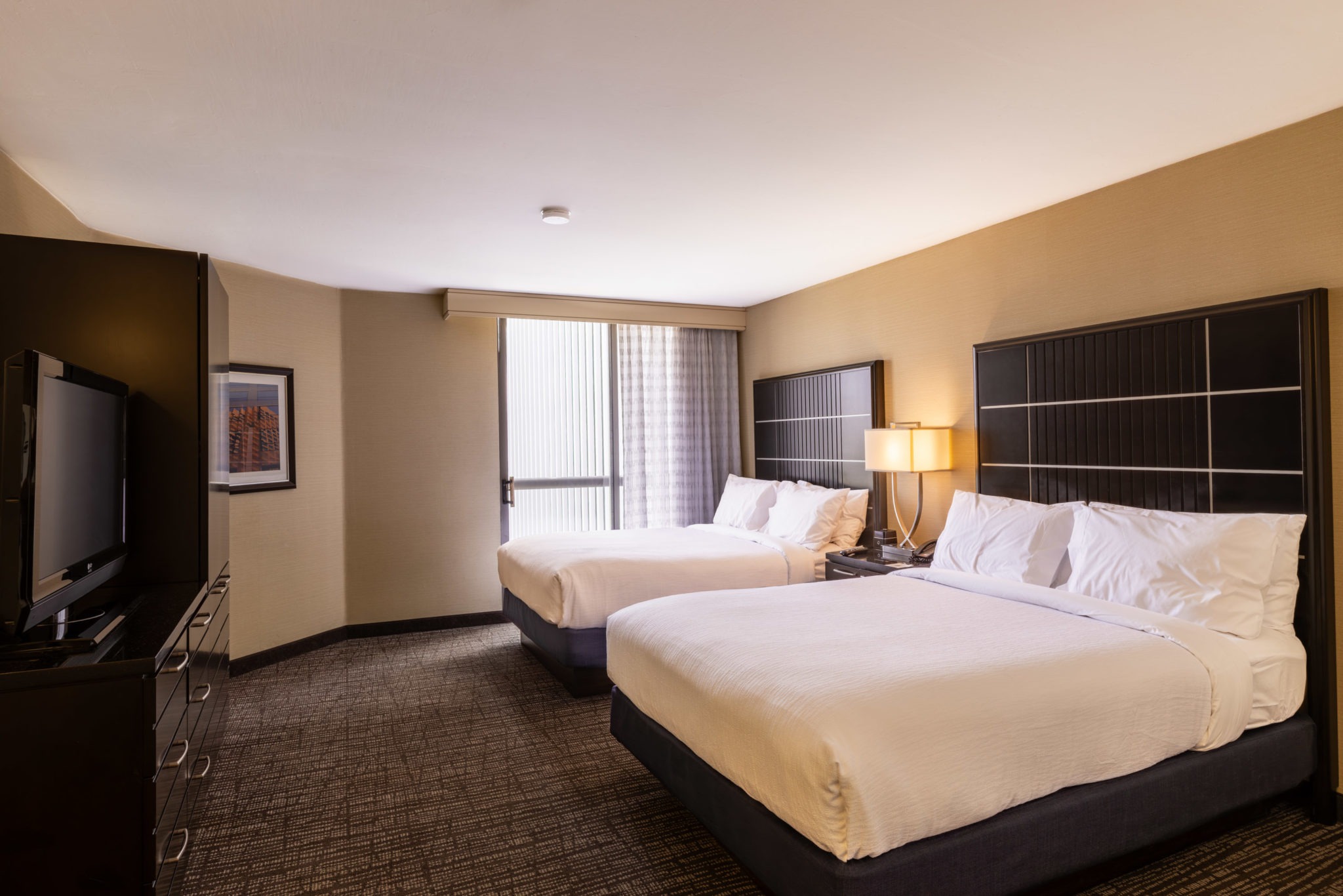 Contemporary Hotel Suites for Los Angeles, CA
